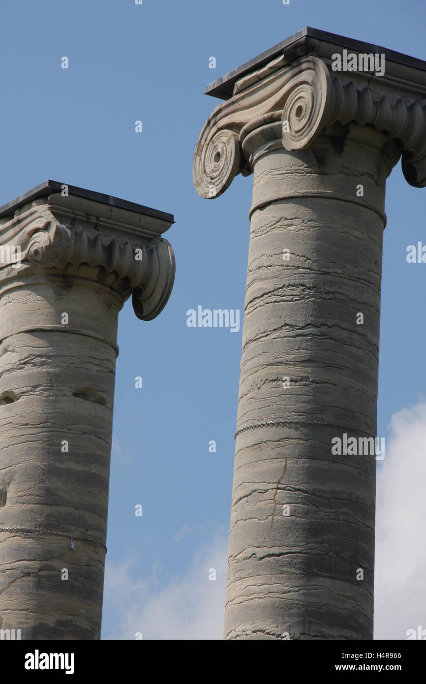 Columns and clouds hi-res stock photography and images - Alamy