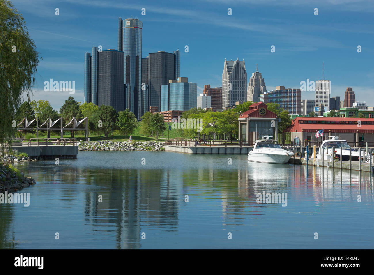 DOWNTOWN DETROIT SKYLINE FROM WILLIAM MILLIKEN STATE PARK DETROIT RIVER ...