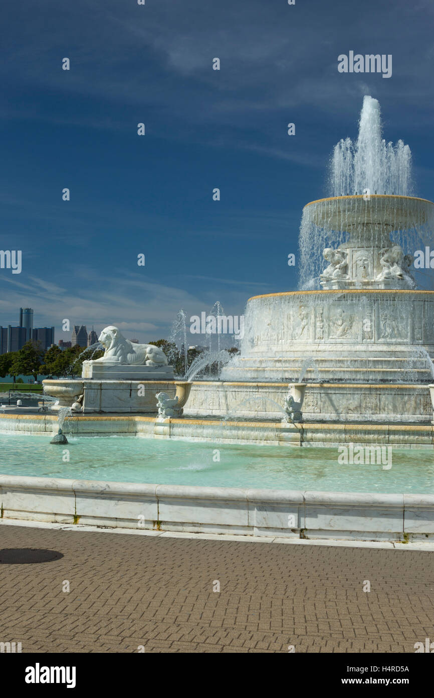 JAMES SCOTT MEMORIAL FOUNTAIN (©CASS GILBERT / HERBERT ADAMS 1925 ...