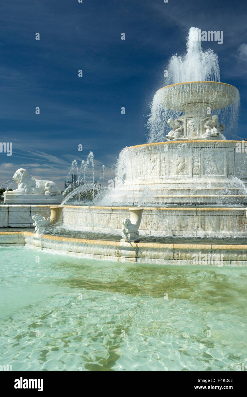 JAMES SCOTT MEMORIAL FOUNTAIN (©CASS GILBERT / HERBERT ADAMS 1925 ...