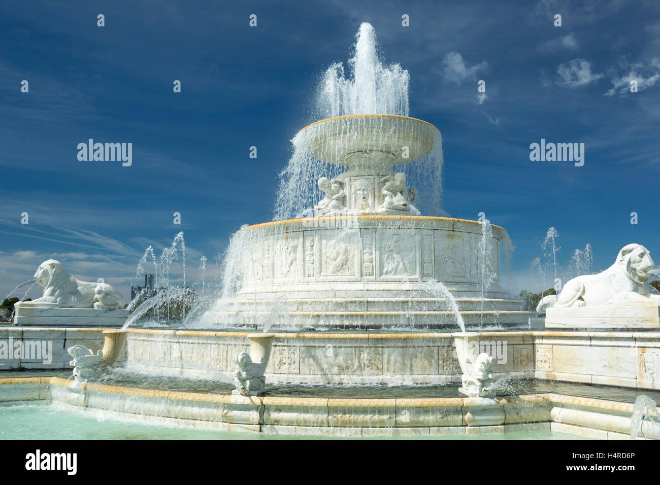 JAMES SCOTT MEMORIAL FOUNTAIN (©CASS GILBERT / HERBERT ADAMS 1925 ...