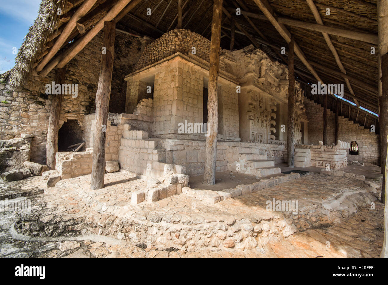Mayan structure in Ek Balam, Yucatan Stock Photo - Alamy