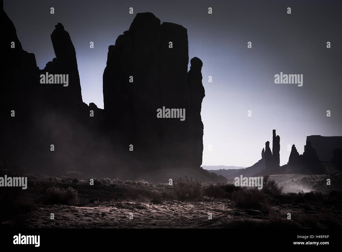 Desert southwest silhouette hi-res stock photography and images - Alamy
