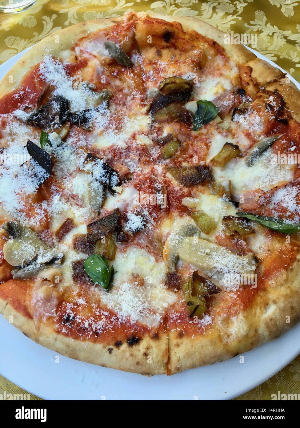 Fresh Italian pizza Stock Photo - Alamy