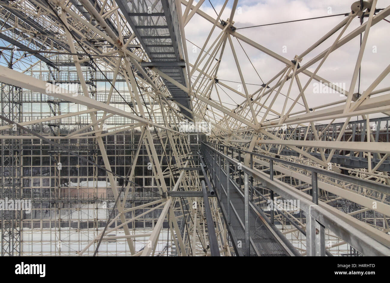 Giant metal construction frame Stock Photo - Alamy