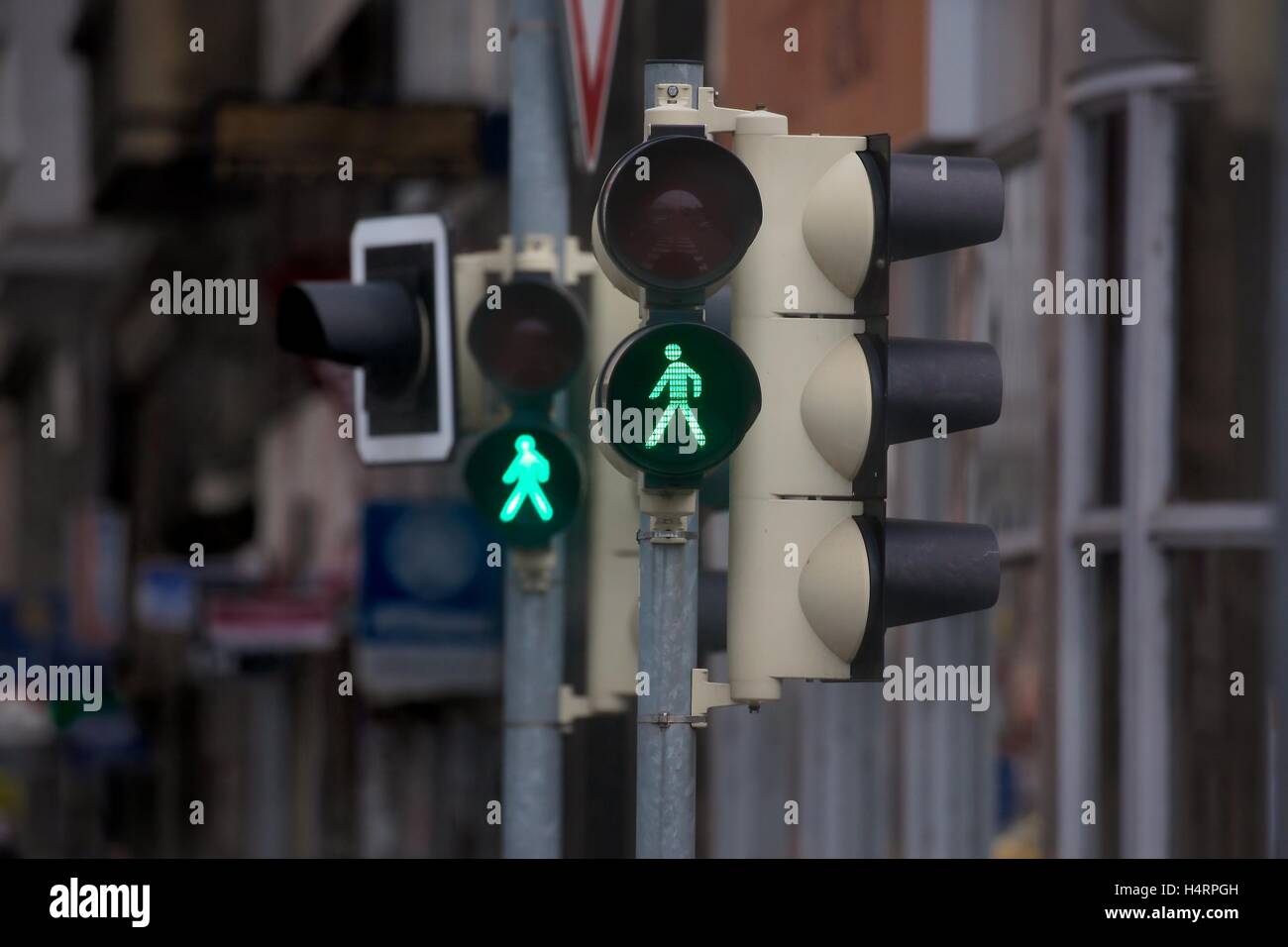 Green light in urban street Stock Photo - Alamy