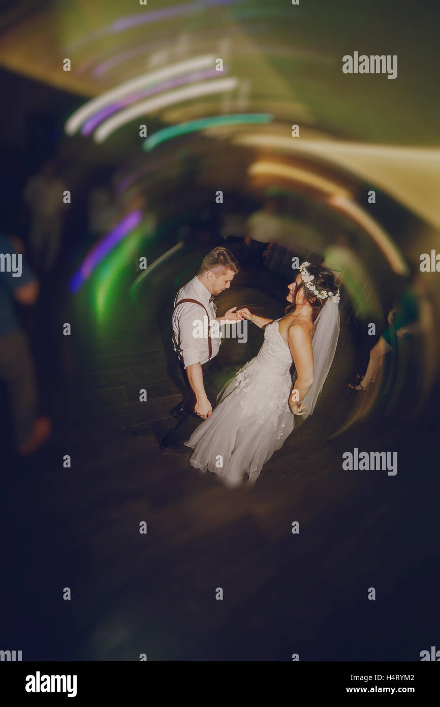 Wedding couple dance floor hi-res stock photography and images - Alamy
