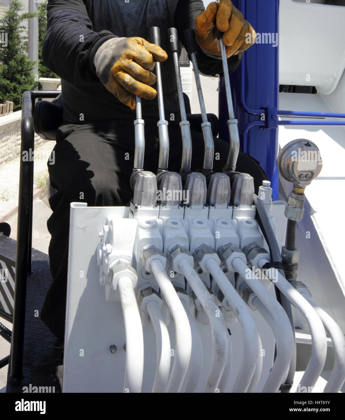 Mobile crane operator hi-res stock photography and images - Alamy