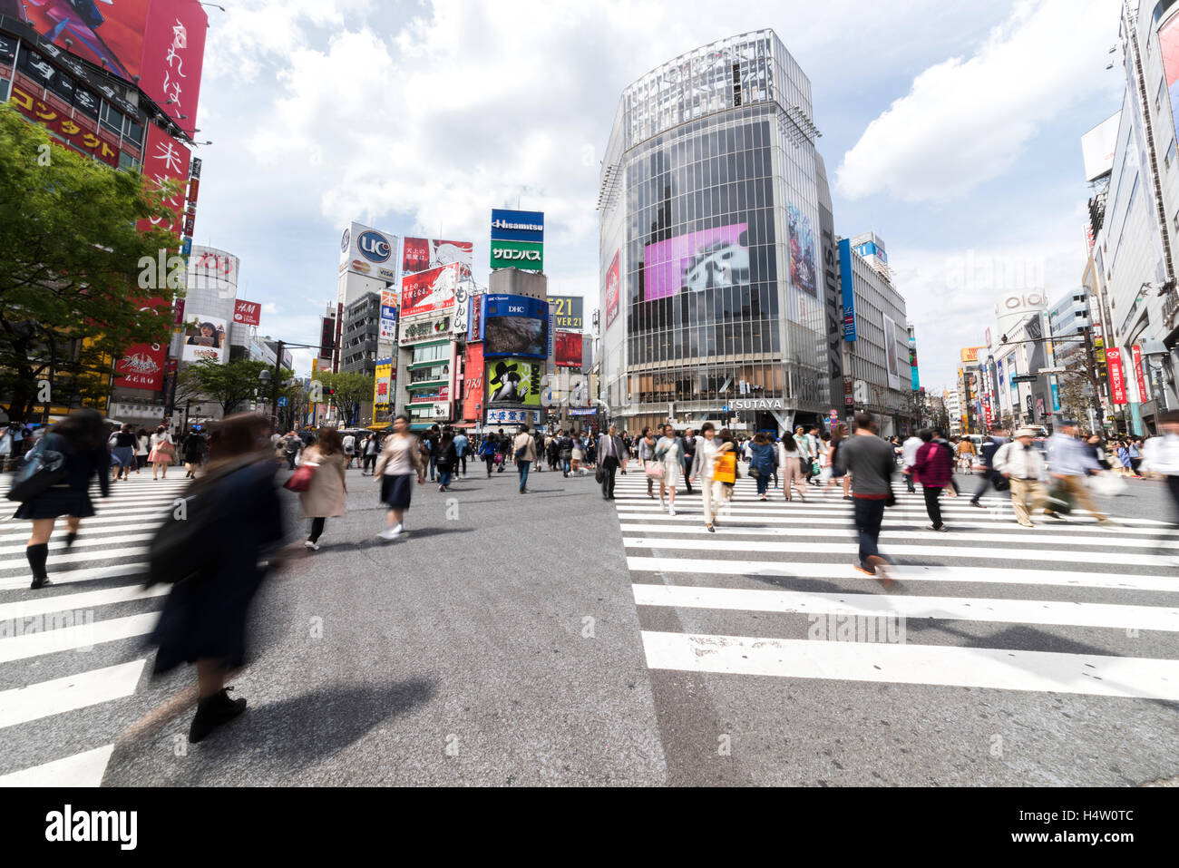 Shibuya tokyo crossing daytime hi-res stock photography and images - Alamy