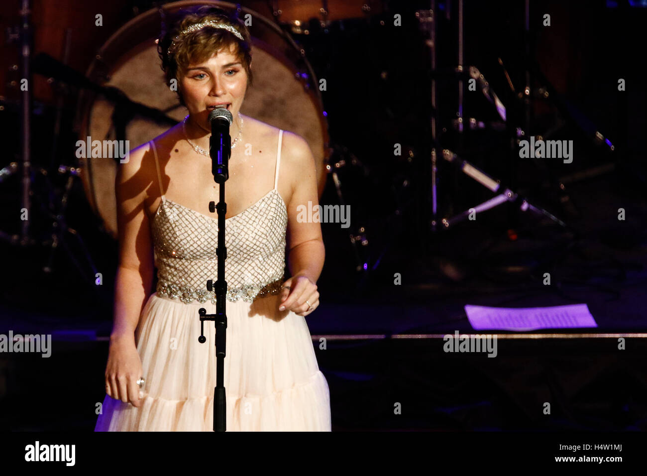 Clare Bowen The Clinic