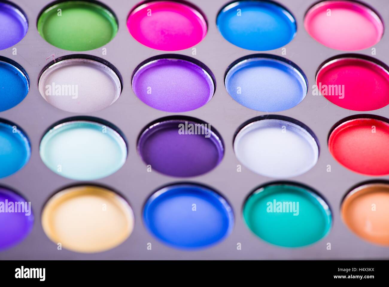 Artist palette isolated on white Stock Photo - Alamy
