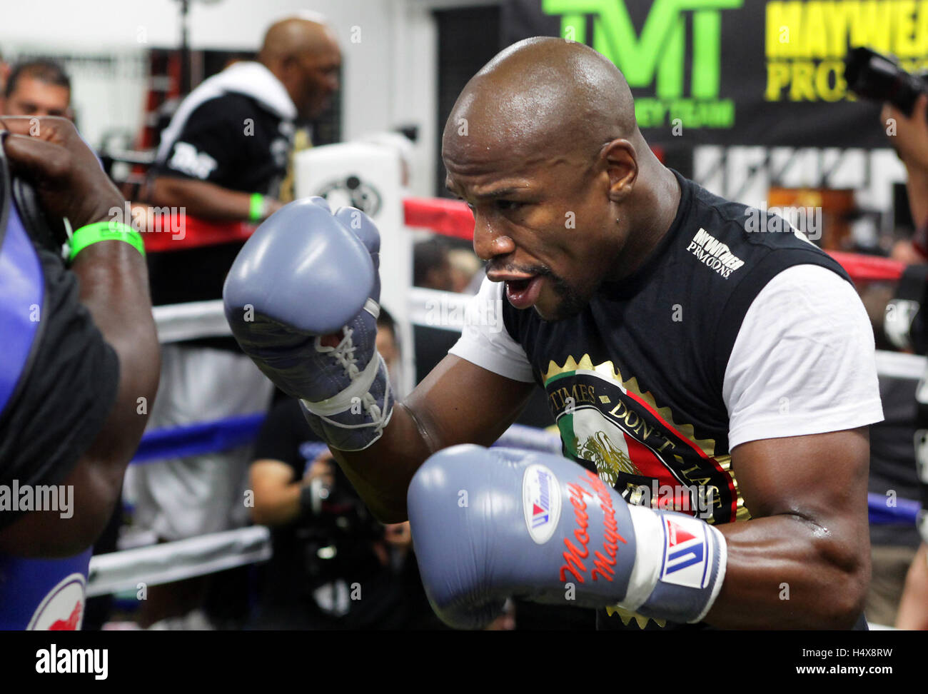 Undefeated boxing champion Floyd Mayweather Jr. works out at the ...