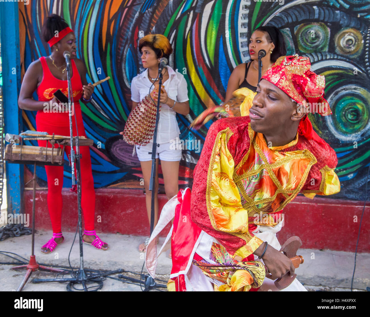 Rumba dancers in Havana Cuba Stock Photo - Alamy