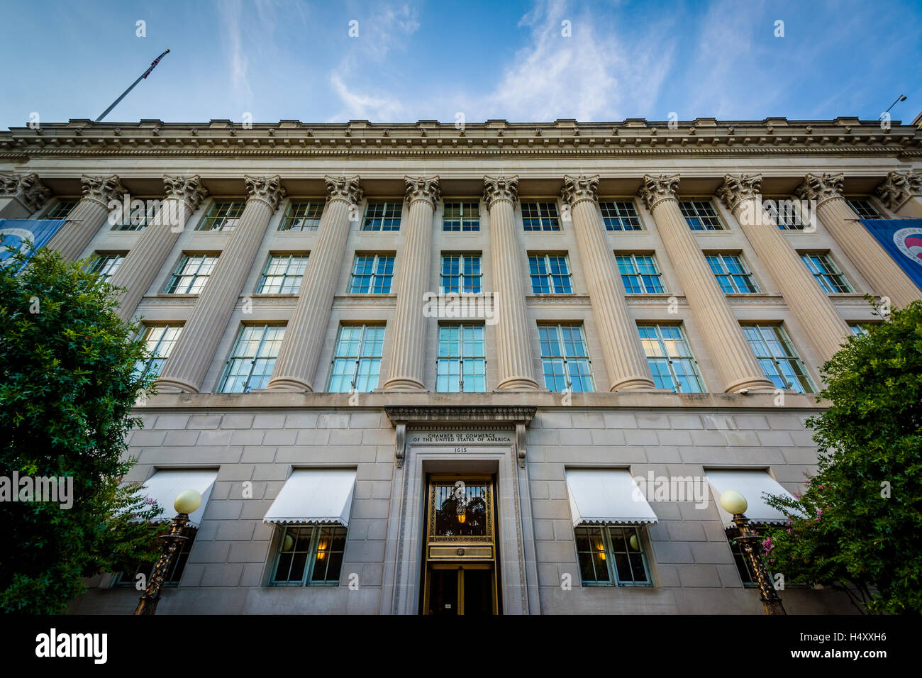 Chamber commerce building in downtown hi-res stock photography and ...