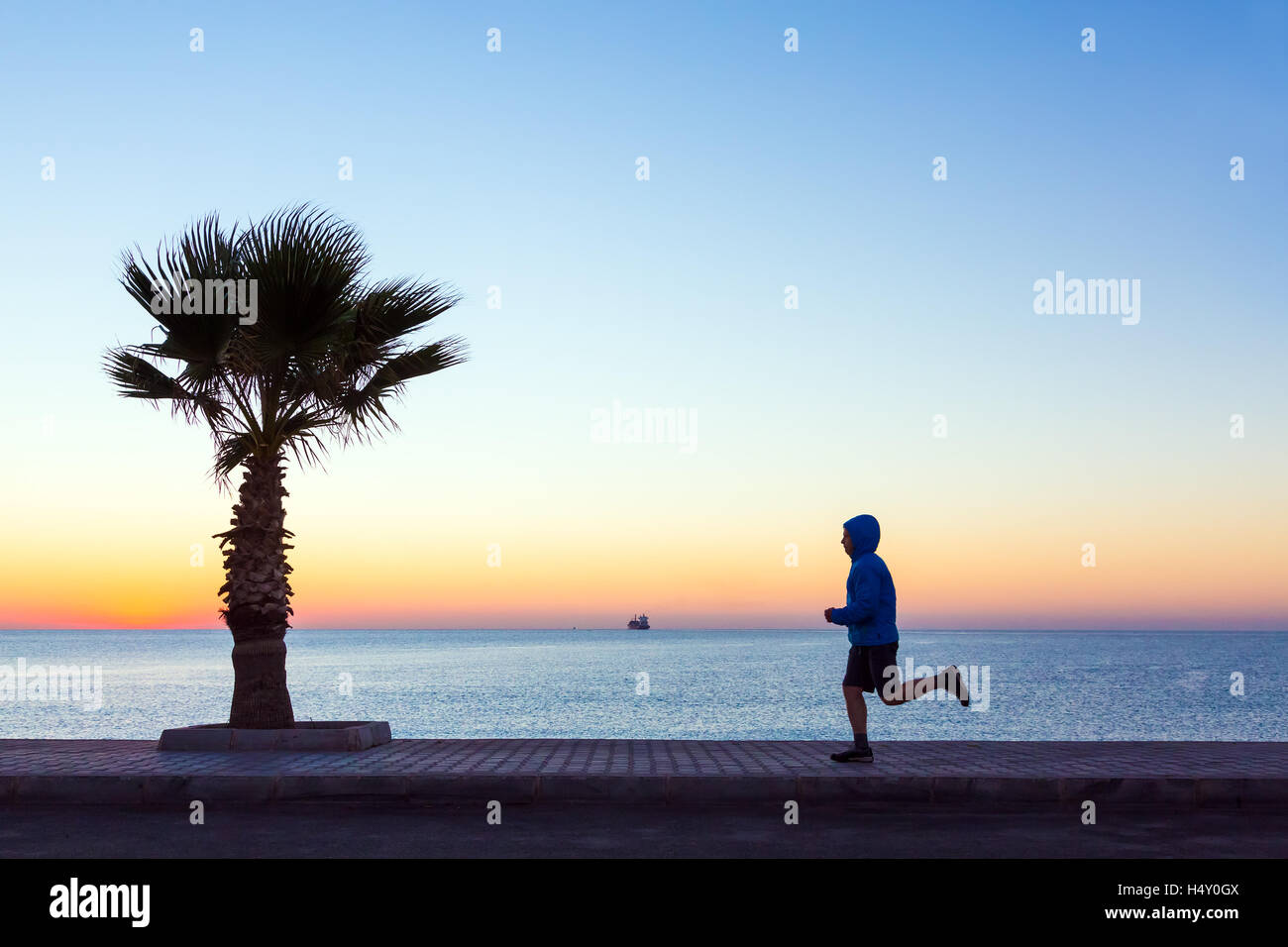 Jogging morning sun hi-res stock photography and images - Alamy