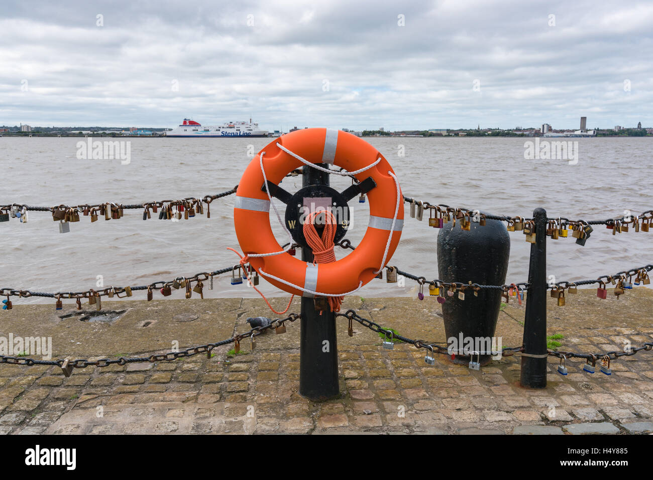 Love Locks Albert Dock Liverpool High Resolution Stock Photography and ...