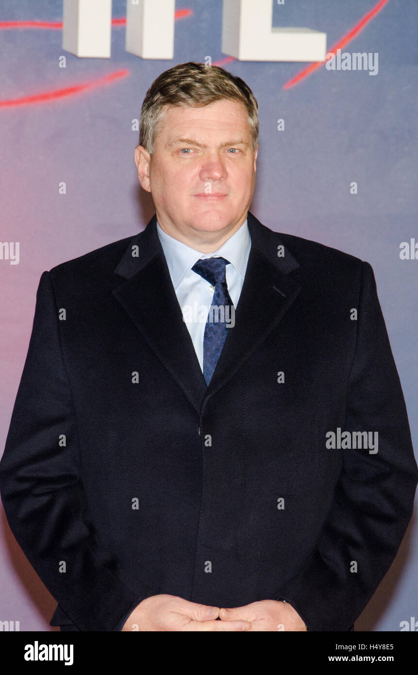 Movie premiere attendance hi-res stock photography and images - Alamy