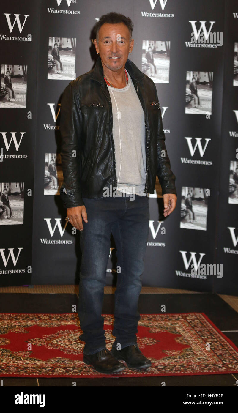 Bruce Springsteen at a signing for his new book 'Born to Run' at ...