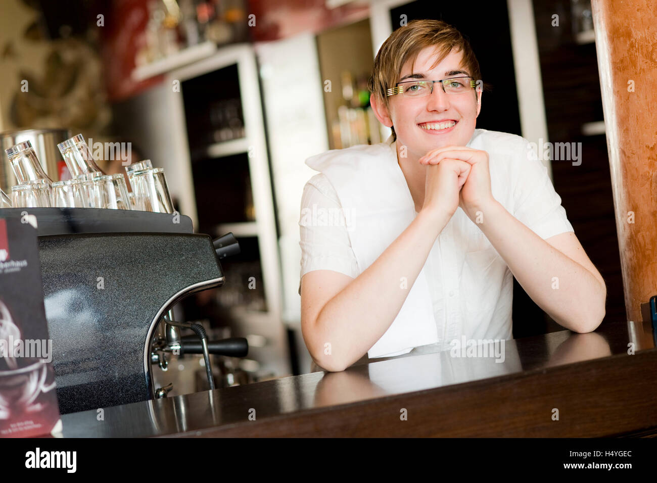 Waiter smiles hi-res stock photography and images - Alamy