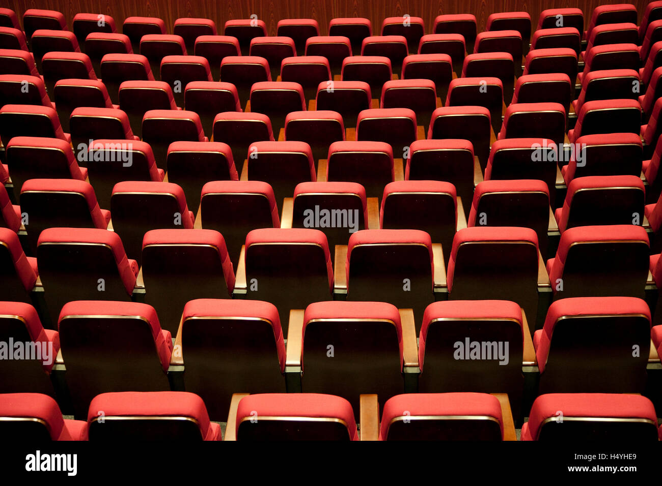 Cinema, auditorium, rows of seats Stock Photo - Alamy Cinema, auditorium, rows of seats Stock Photo - Alamy