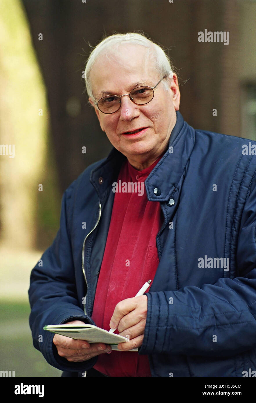 Yoram Kaniuk, 2002 Stock Photo - Alamy