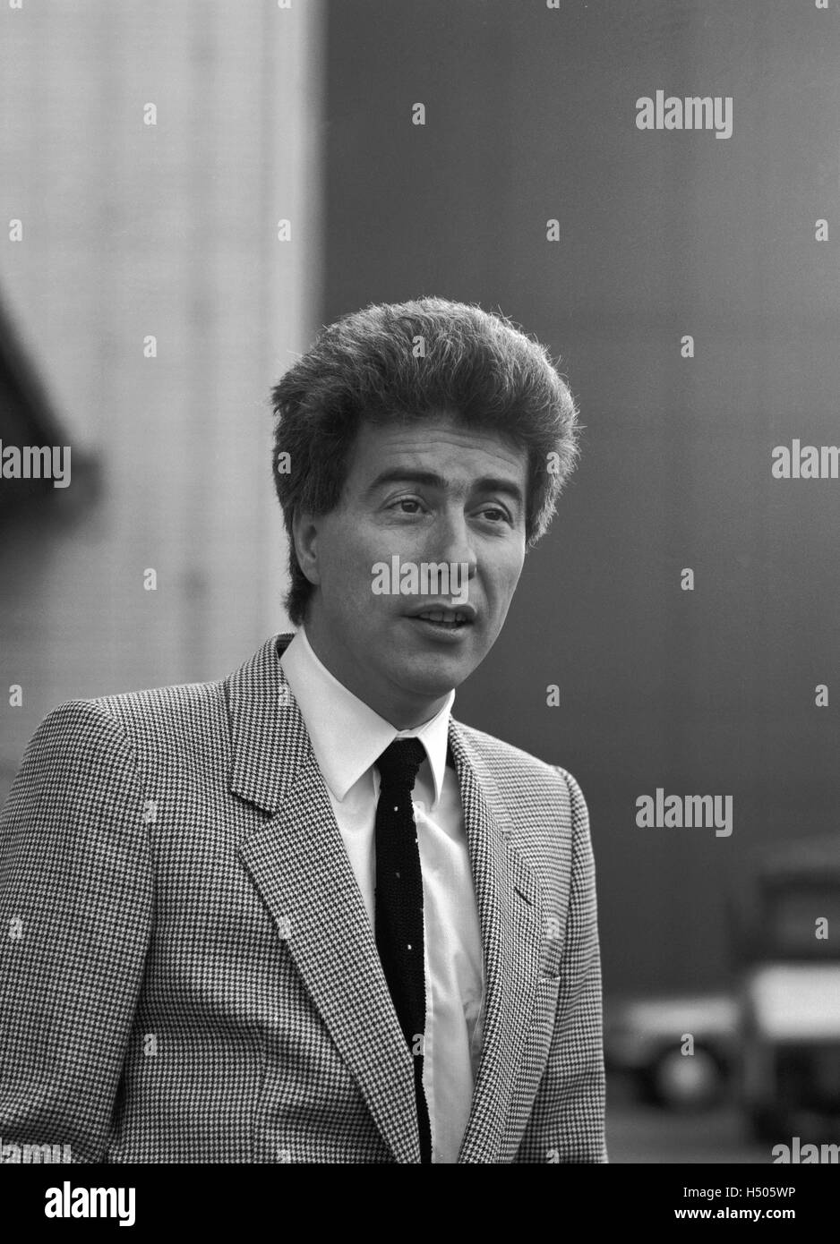 Ken Folett Jovem Biography – Ken Follett