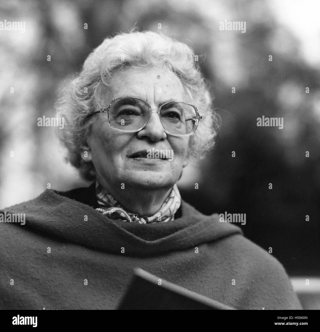 Ruth Weiss High Resolution Stock Photography and Images - Alamy