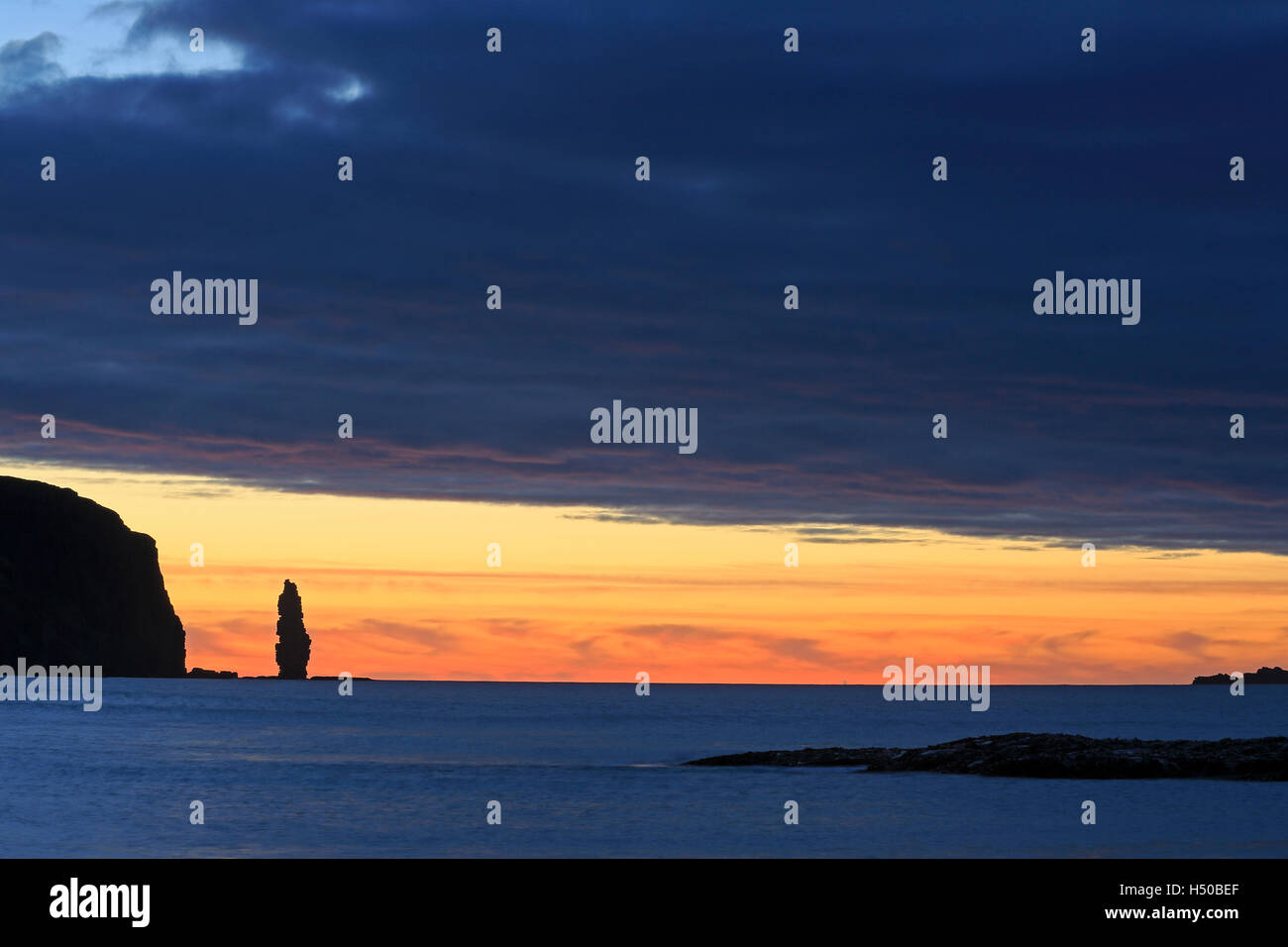 Am Buachaille sea stack at sunset from Sandwood Bay Sutherland Scotland ...