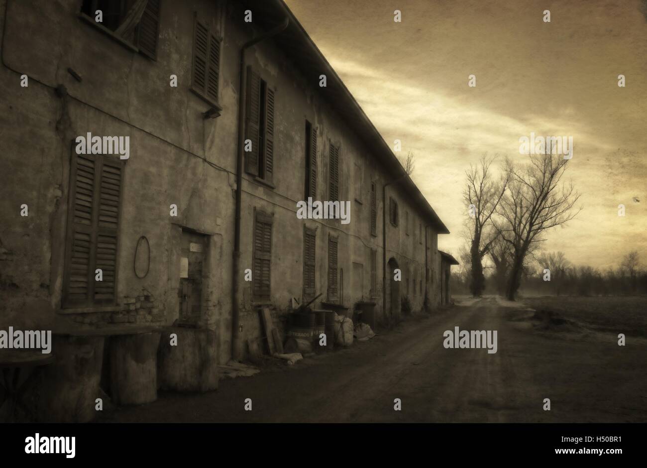 Lost memories - the sad decline of a traditional Italian farmhouse in ...