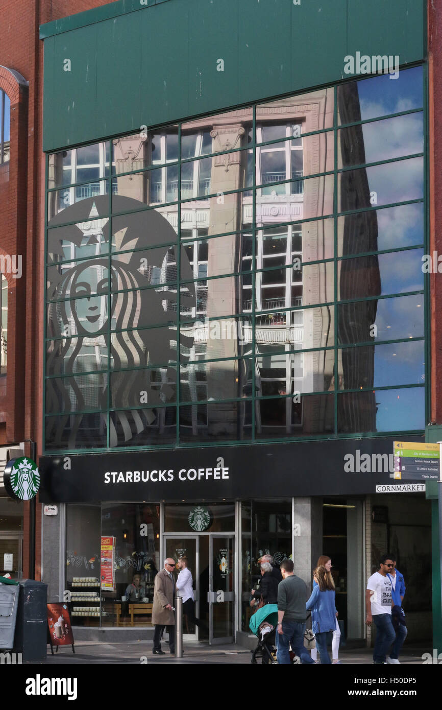 Outside a starbucks coffee shop hi-res stock photography and images - Alamy