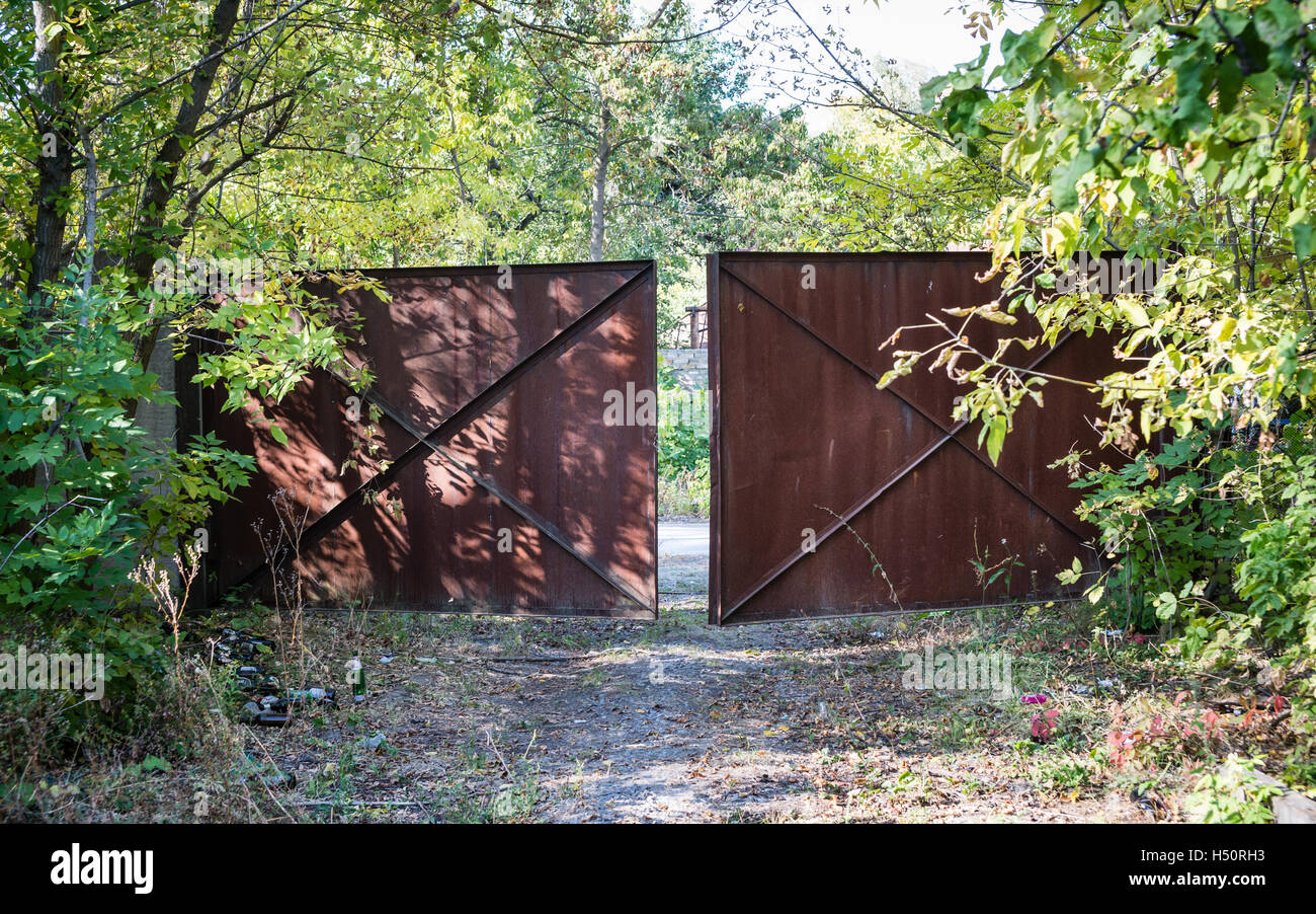 Abandoned rusty gate in Chernobyl nuclear disaster area Stock Photo - Alamy
