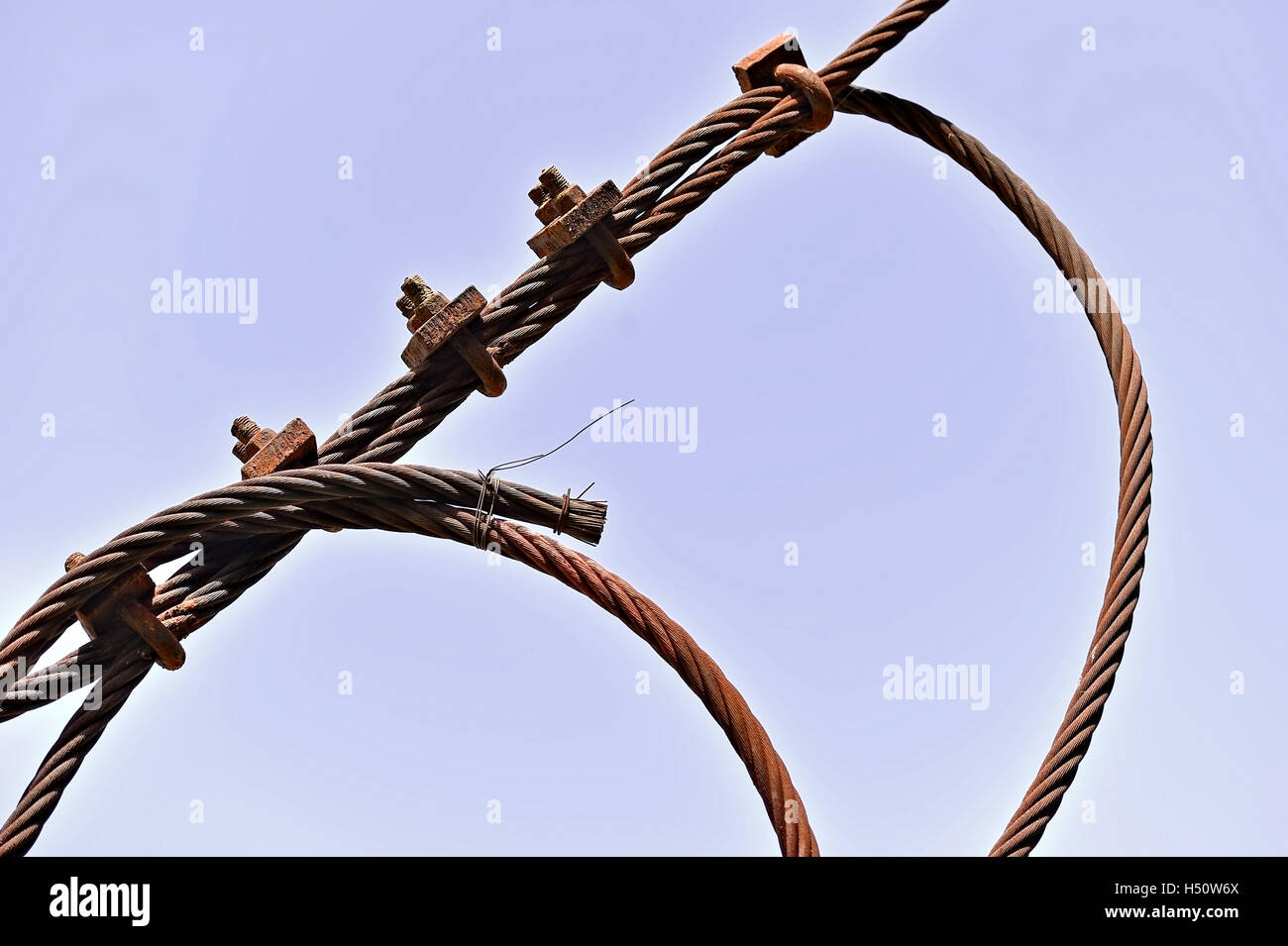 Rusty steel cable hi-res stock photography and images - Alamy