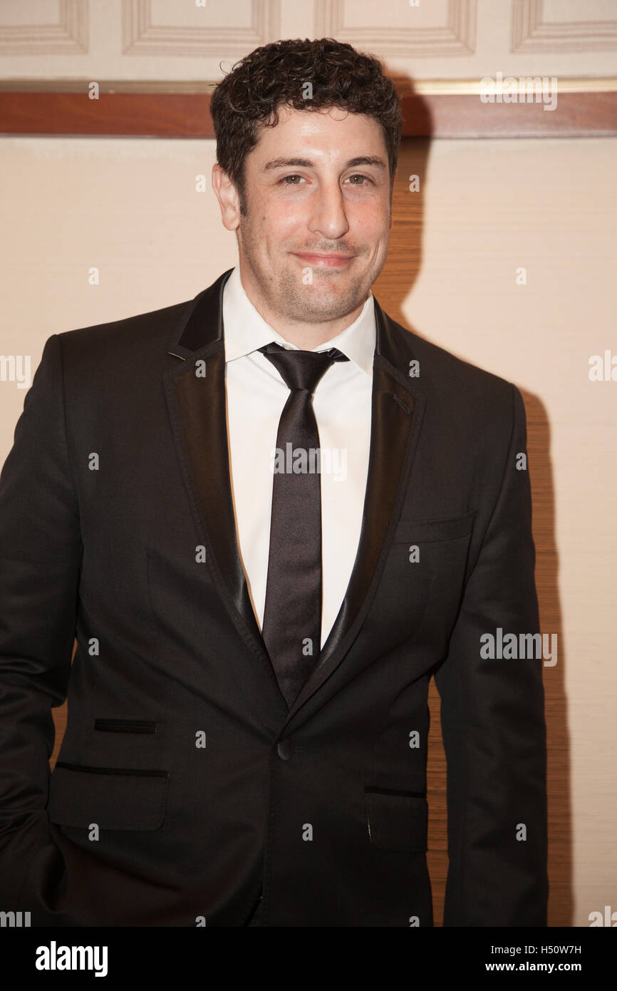 Jason Biggs poses on the Red Carpet on November 21, 2015 at the Chris ...
