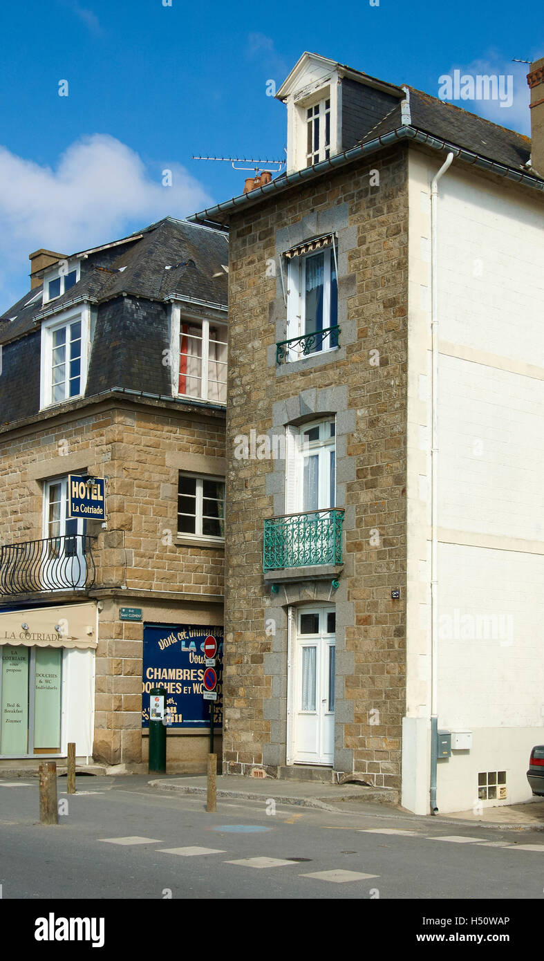 Single fronted house hi-res stock photography and images - Alamy