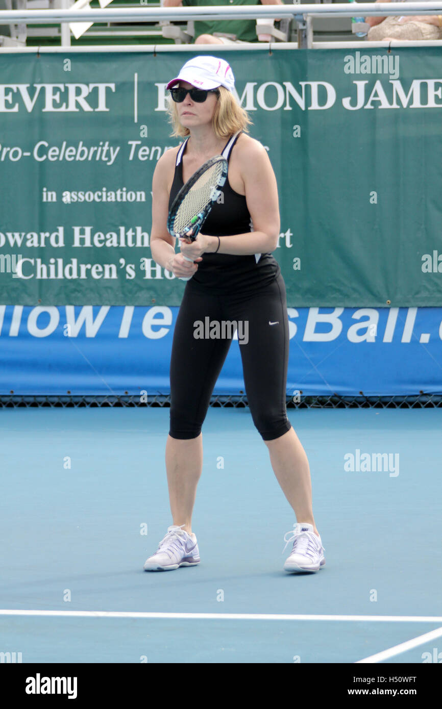 Chelsea Handler getting ready for a return of serve on November 22 ...