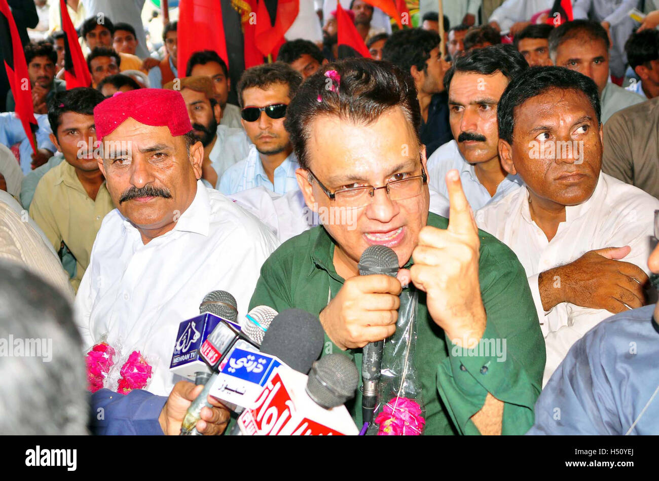 Qaumi Awami Tehreek (QAT) Chief, Ayaz Latif Palijo addresses to media ...