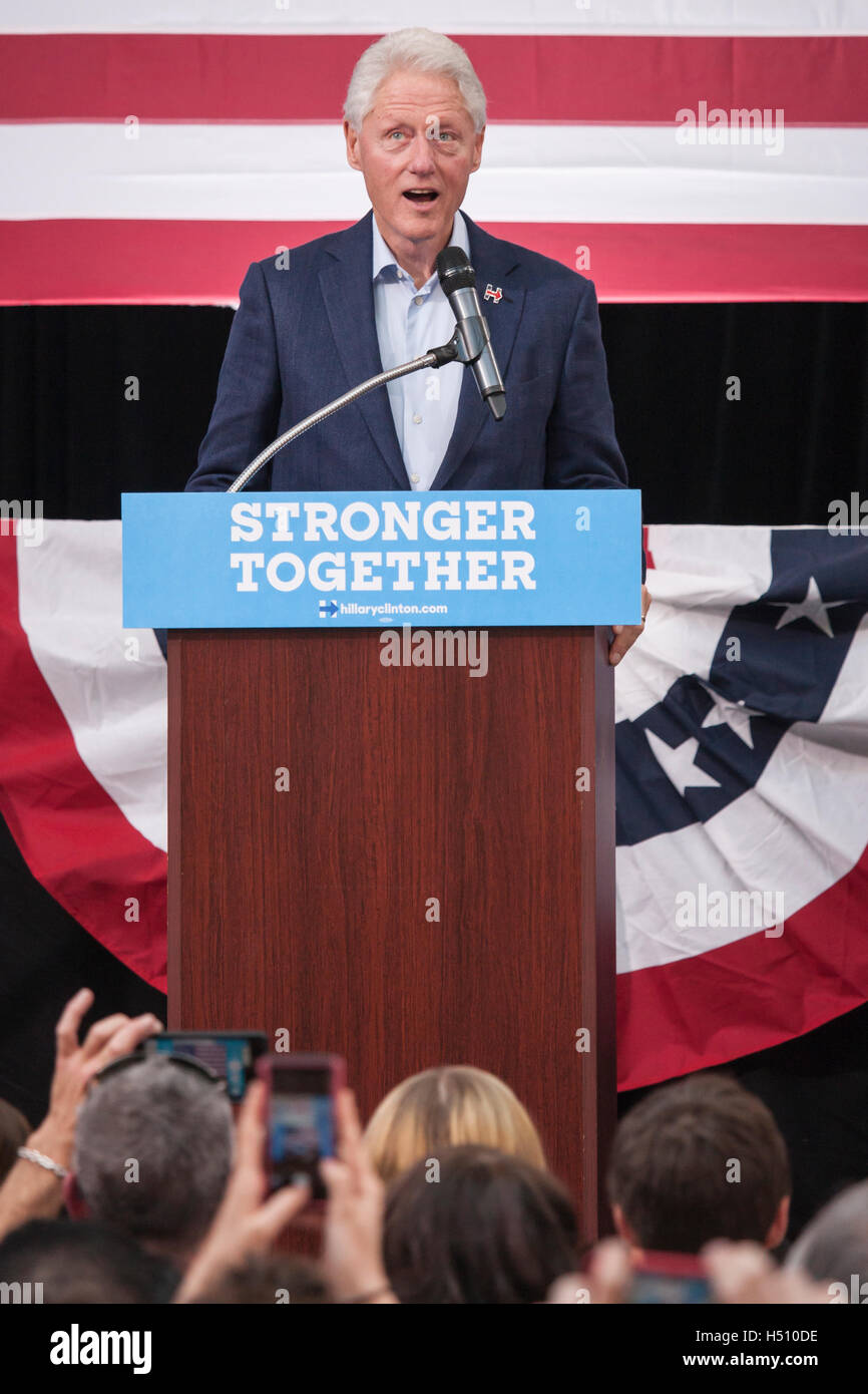 Blue Bell, Pennsylvania, USA. 18th October, 2016. President Bill ...