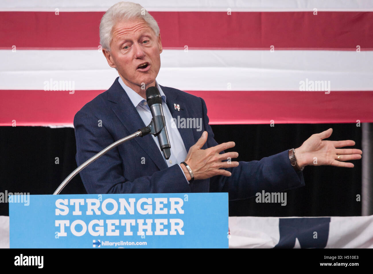 Blue Bell, Pennsylvania, USA. 18th October, 2016. President Bill ...