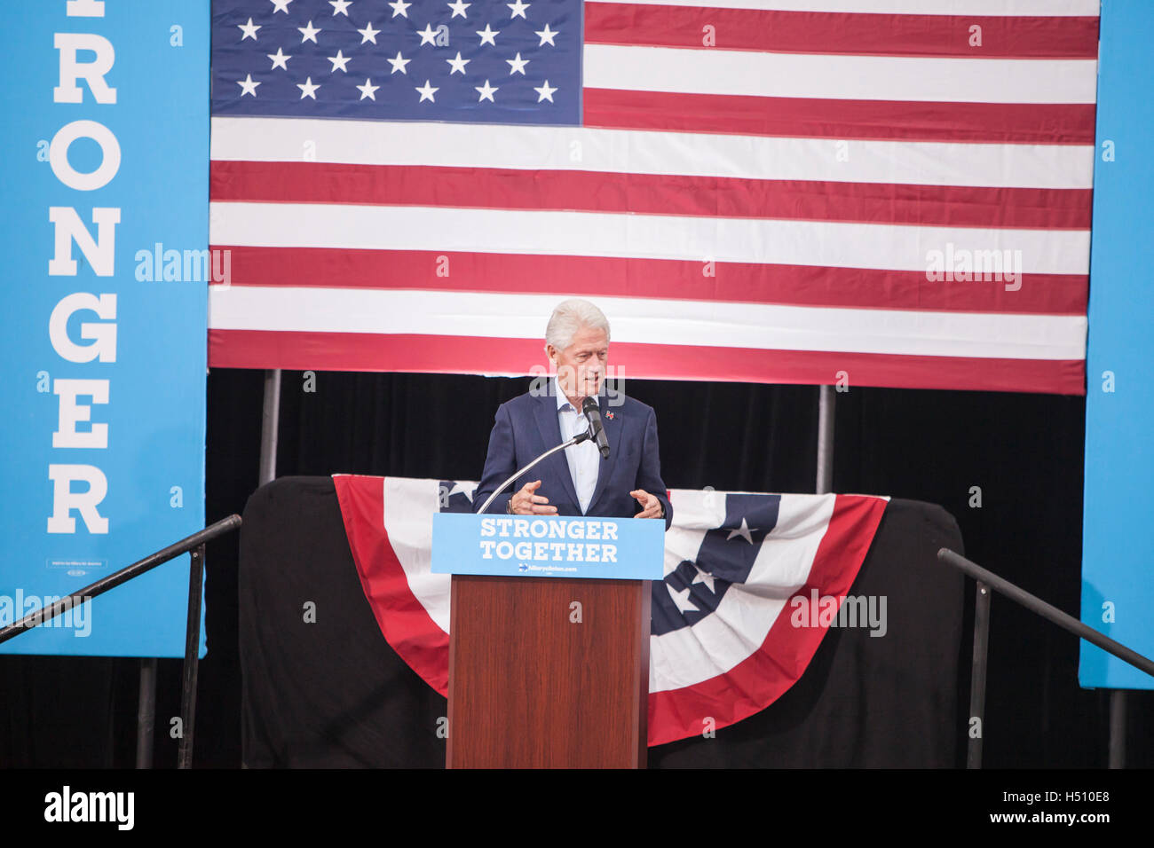 Blue Bell, Pennsylvania, USA. 18th October, 2016. President Bill ...