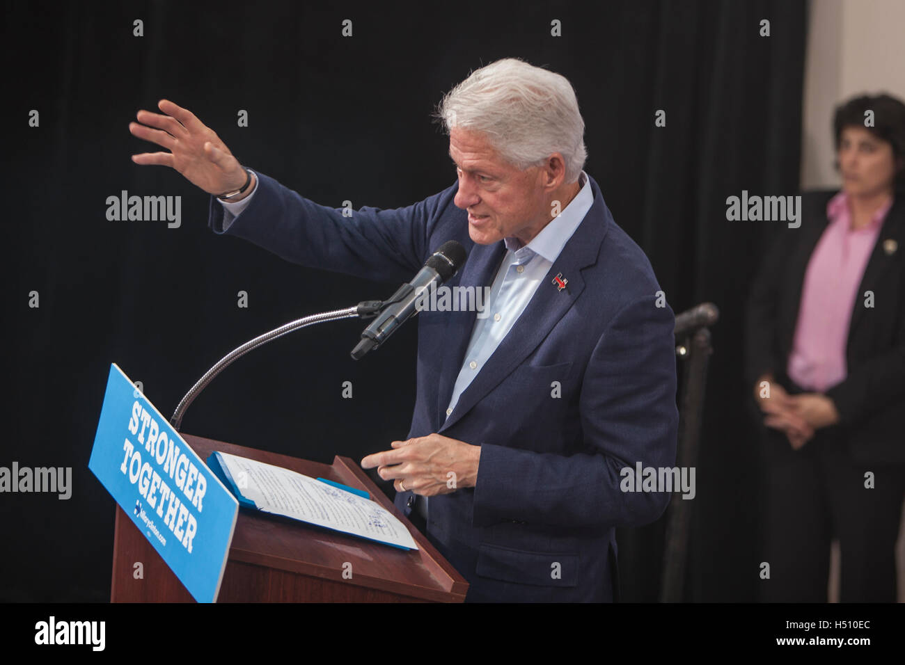 Blue Bell, Pennsylvania, USA. 18th October, 2016. President Bill ...