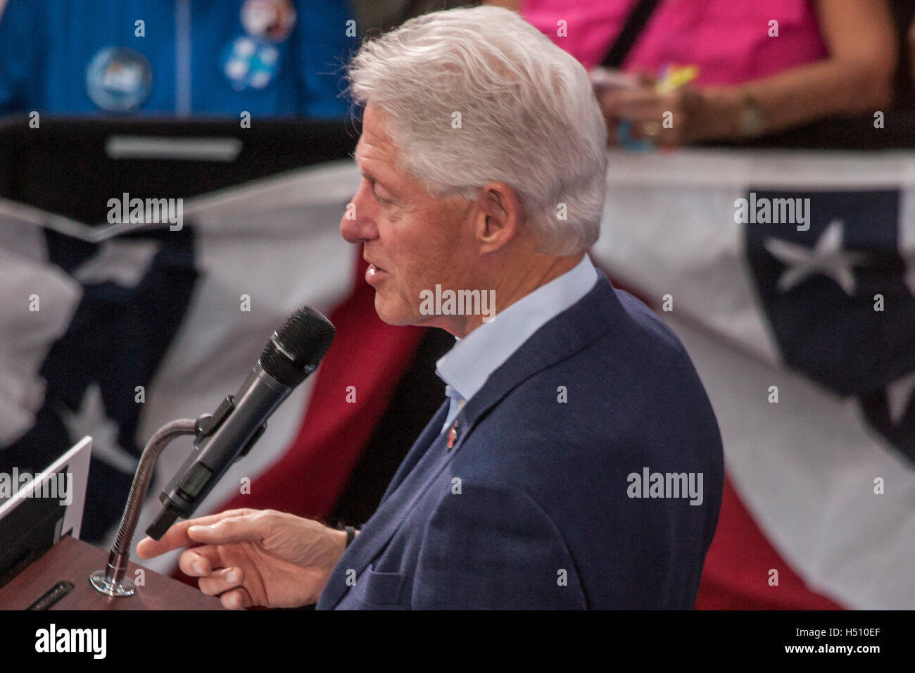 Blue Bell, Pennsylvania, USA. 18th October, 2016. President Bill ...