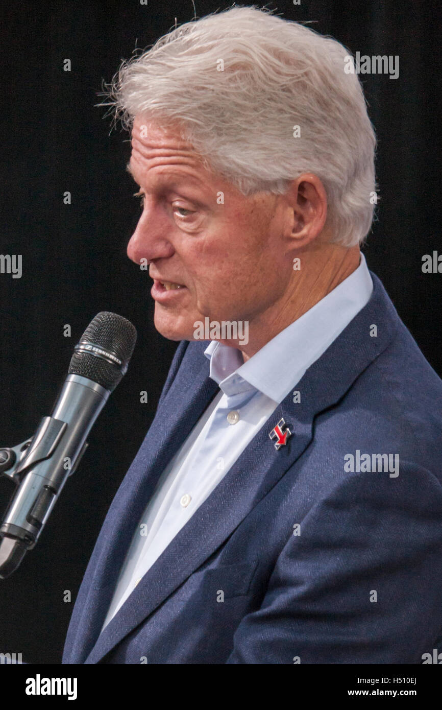 Blue Bell, Pennsylvania, USA. 18th October, 2016. President Bill ...