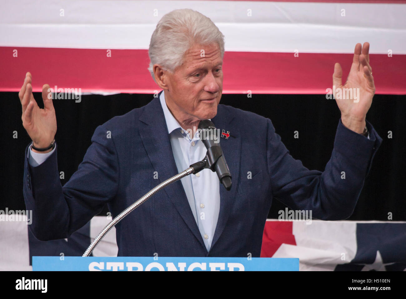 Blue Bell, Pennsylvania, USA. 18th October, 2016. President Bill ...