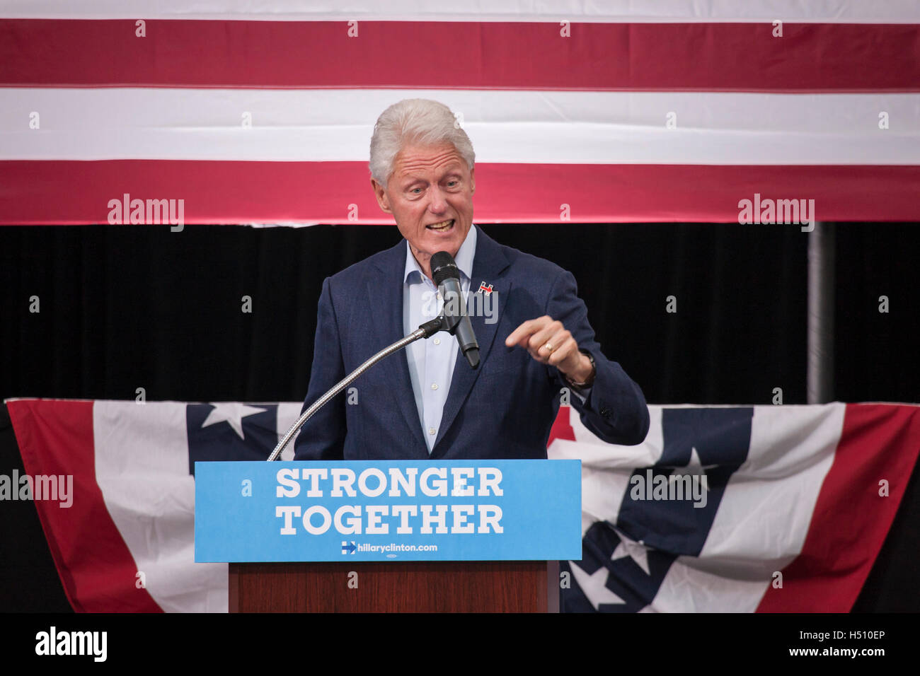 Blue Bell, Pennsylvania, USA. 18th October, 2016. President Bill ...
