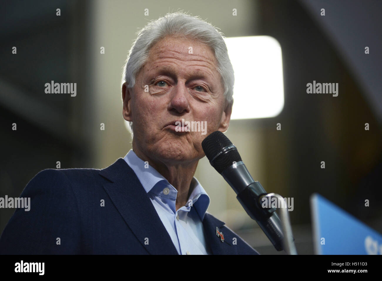 Blue Bell, Pennsyvlnia, USA. 18th Oct, 2016. Former President BILL ...