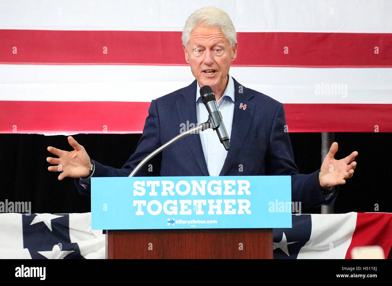 Blue Bell, PA, USA. 18th Oct, 2016. President Bill Clinton pictured ...