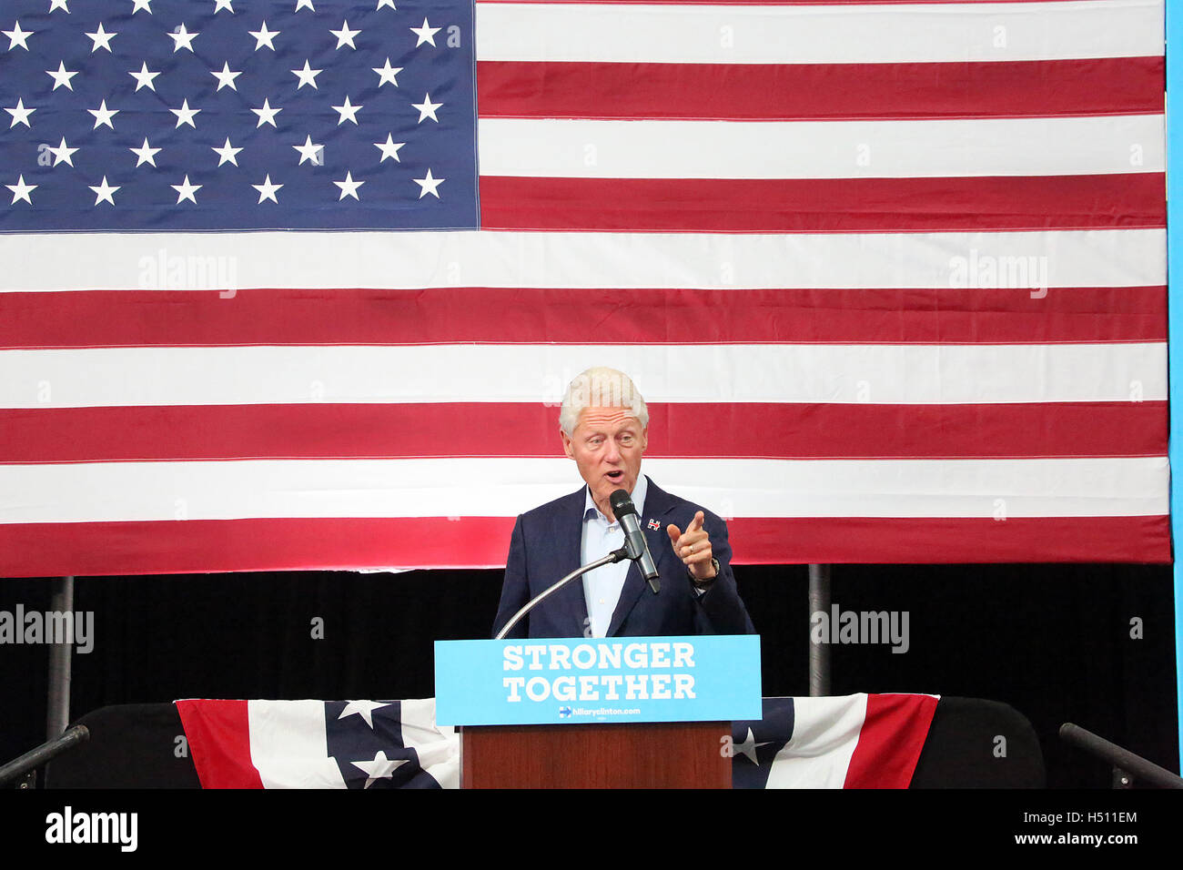 Blue Bell, PA, USA. 18th Oct, 2016. President Bill Clinton pictured ...