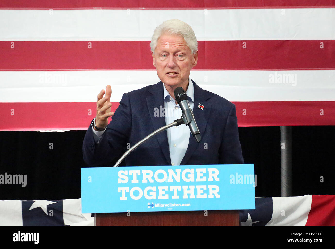 Blue Bell, PA, USA. 18th Oct, 2016. President Bill Clinton pictured ...