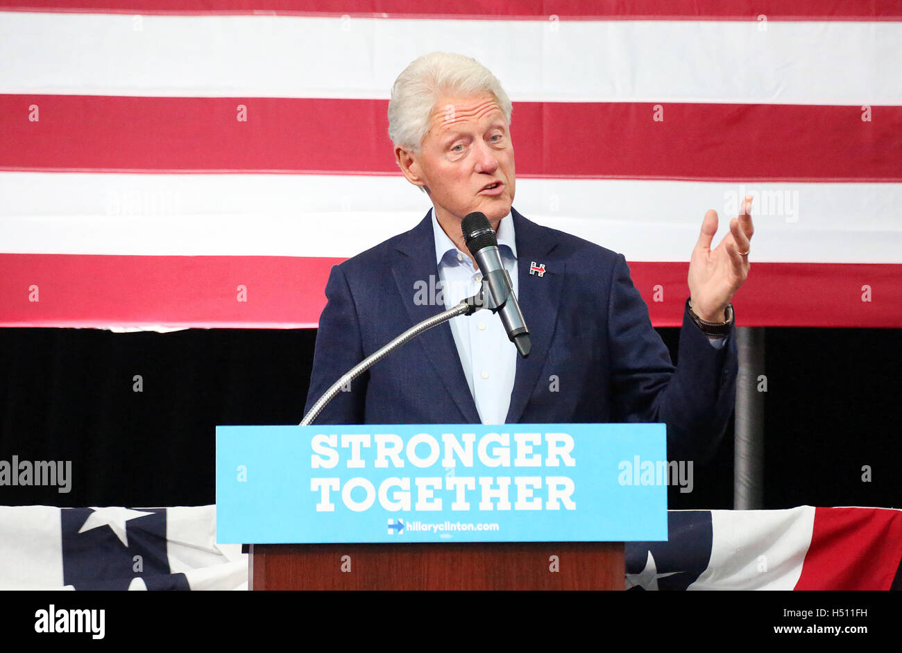 Blue Bell, PA, USA. 18th Oct, 2016. President Bill Clinton pictured ...