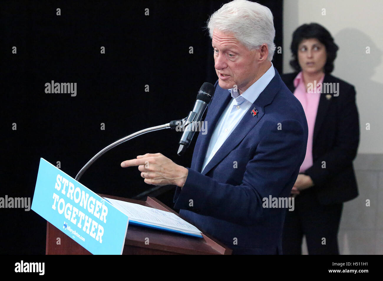 Blue Bell, PA, USA. 18th Oct, 2016. President Bill Clinton pictured ...